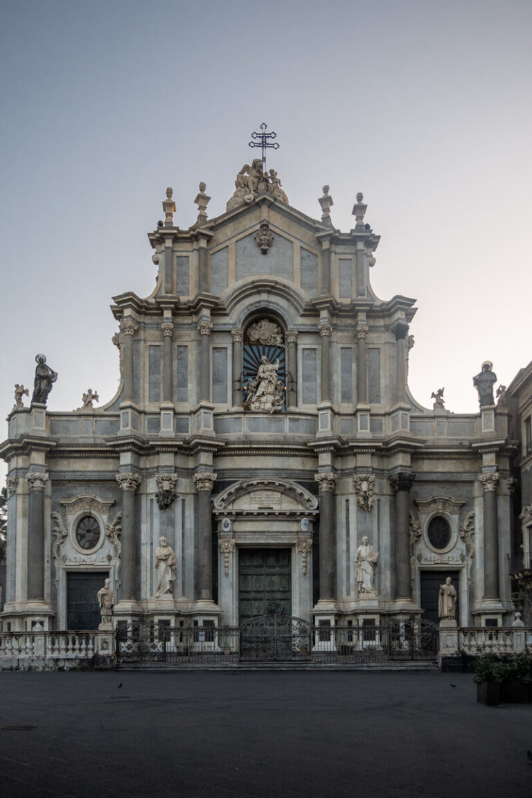 Catane : que faire ? Conseils et guide pratique